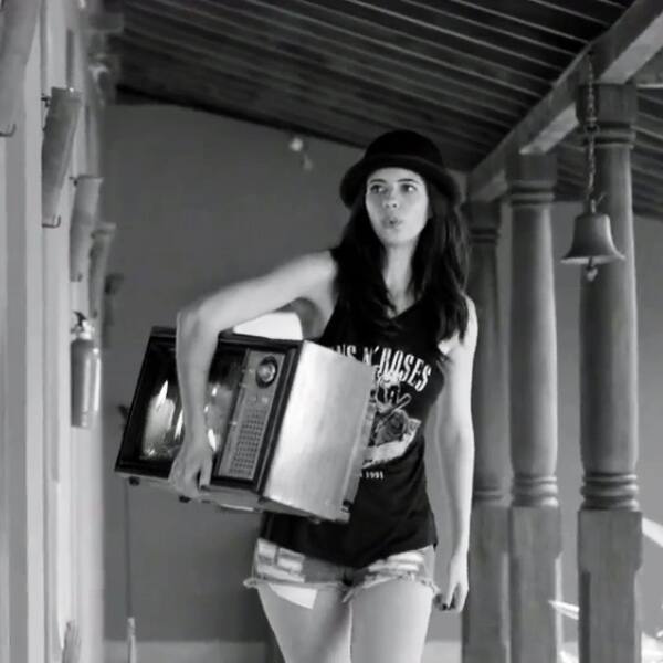 Kalki Koechlin breaking stereotypes in this new IICE Vodka Kinky Chilli ...