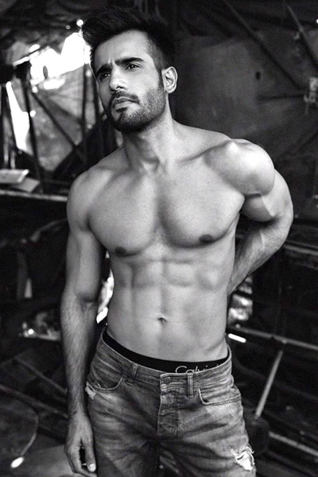 Karan Tacker’s hot photo shoot will make your day
