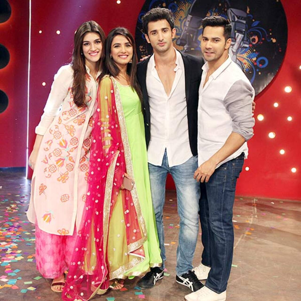 Dilwale cast visits television shows Jamai Raja, Kumkum Bhagya, Yeh ...