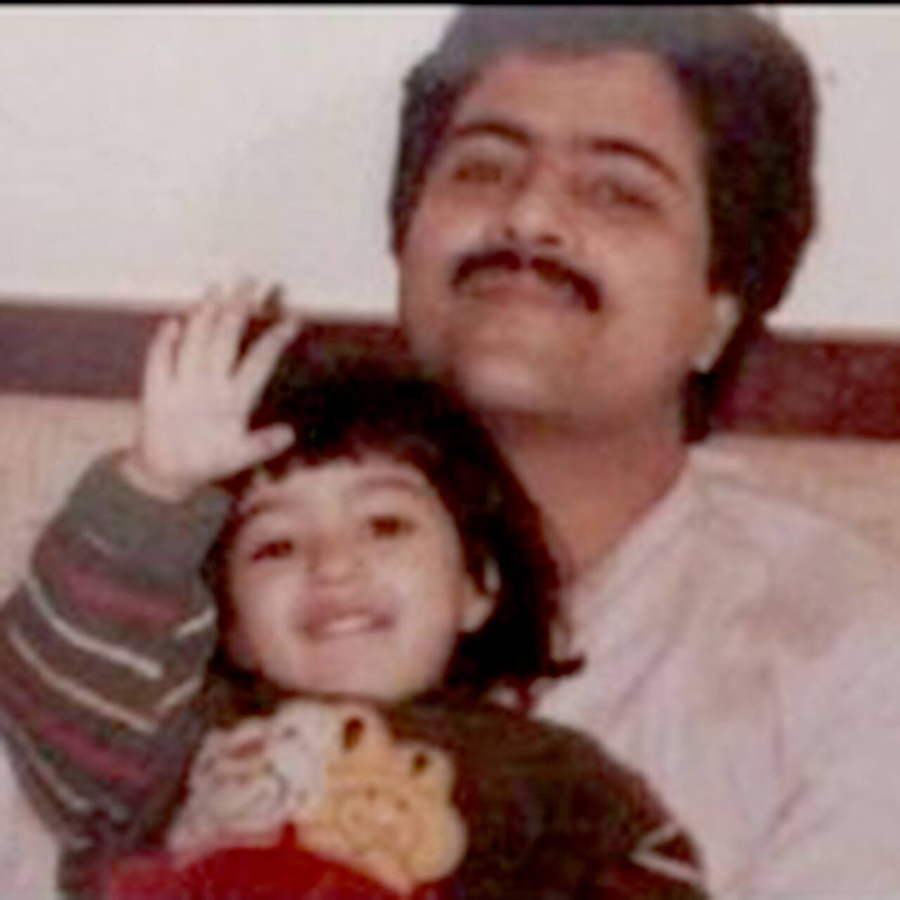 On Kriti Sanon’s 26th birthday, check out the UNSEEN pics of her CHILDHOOD!