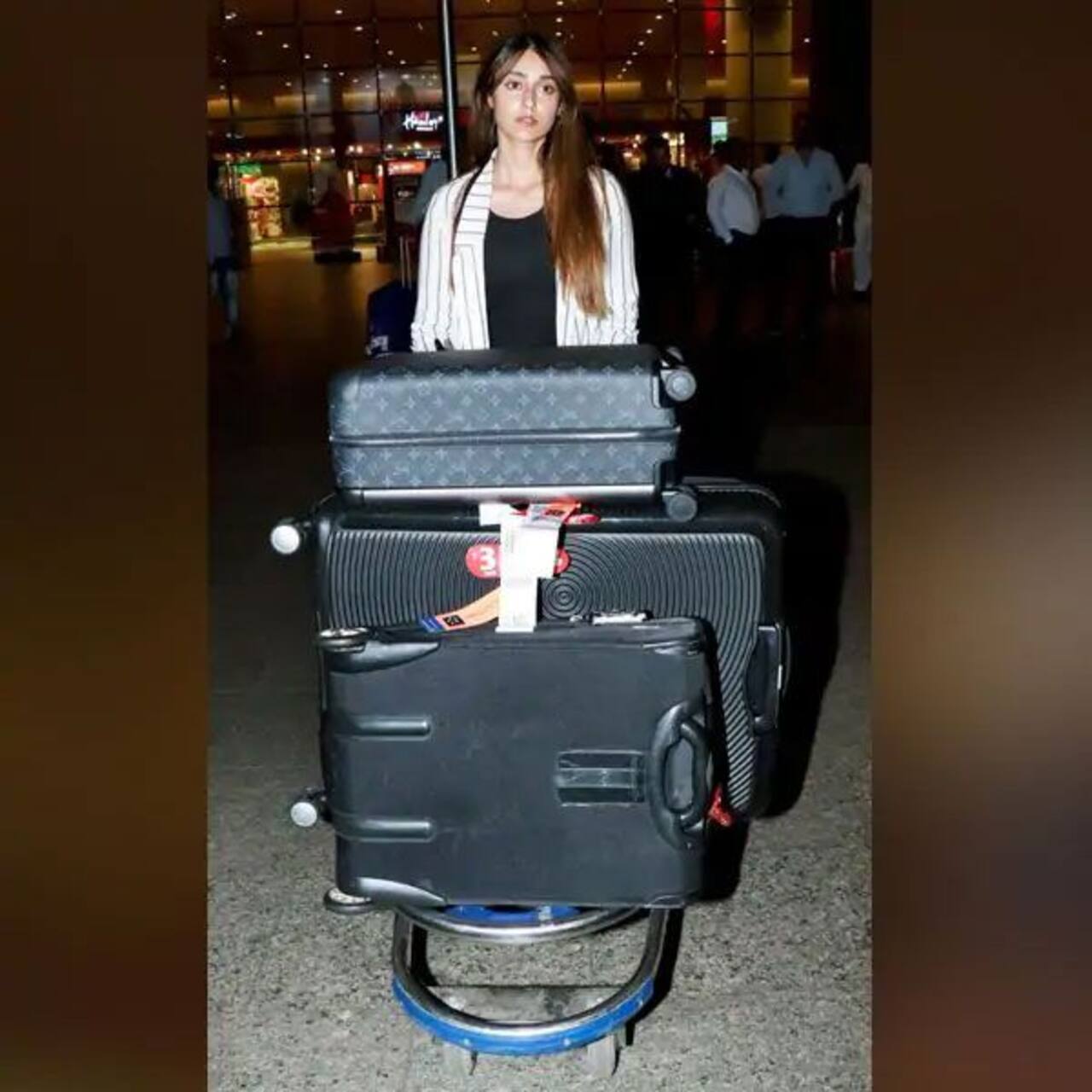 Be it an airport or an outing with a friend, Ileana D’Cruz is keeping ...