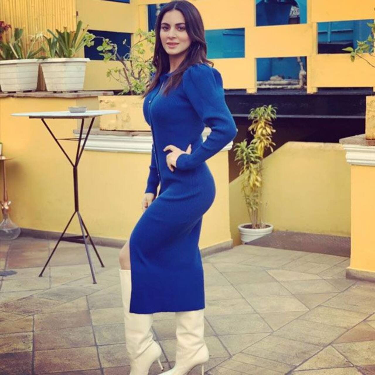 Kundali Bhagya's Preeta aka Shraddha Arya looks pretty in blue