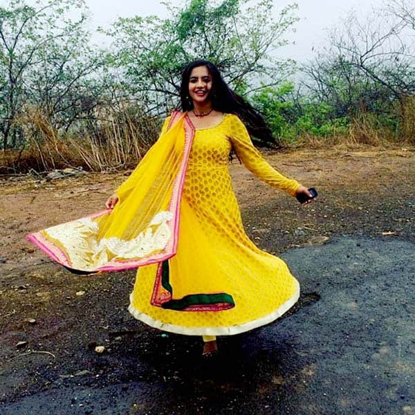 Meera Deosthale aka Chakor LEAKS her wedding images with Vivan from ...