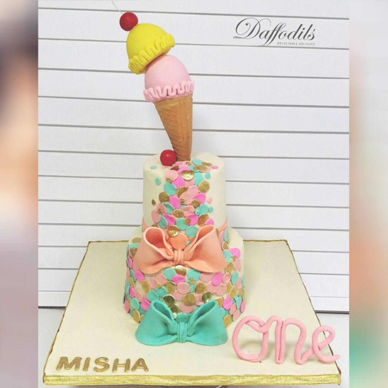 Inside pictures: Shahid Kapoor and Mira Rajput cut Misha's first ...