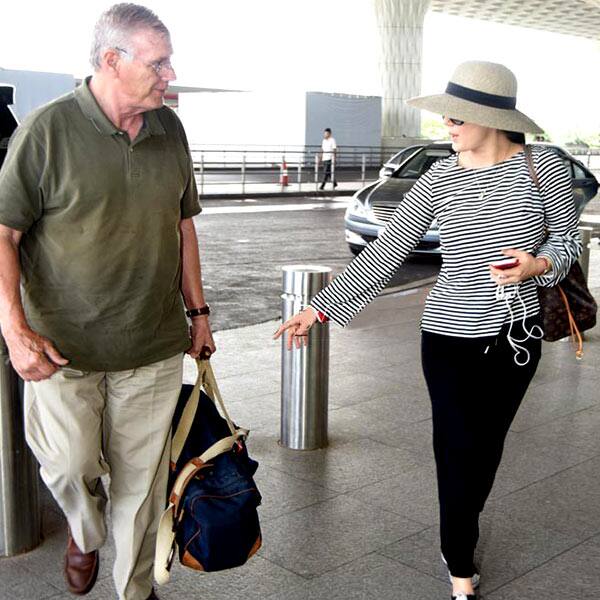 Preity Zinta welcomes her husband and in-laws at Mumbai airport, see pics!