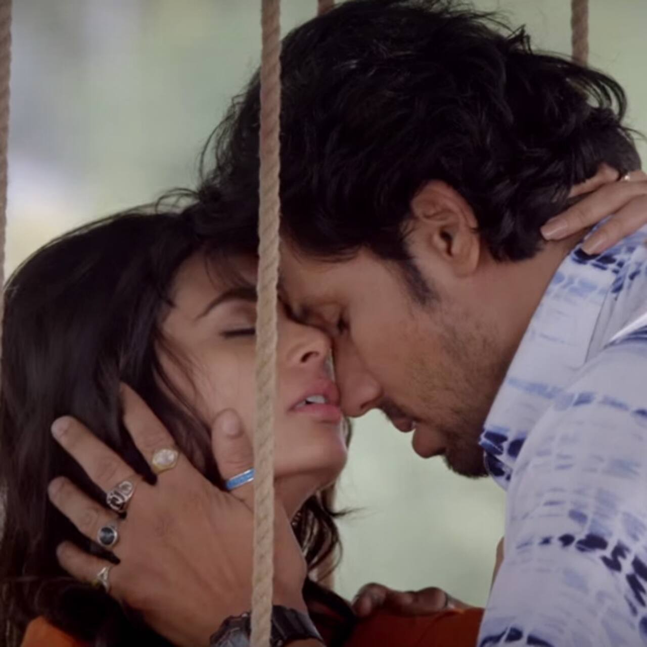 Yeh Laal Rang trailer: Randeep Hooda unveils his rowdy and romantic side in the movie