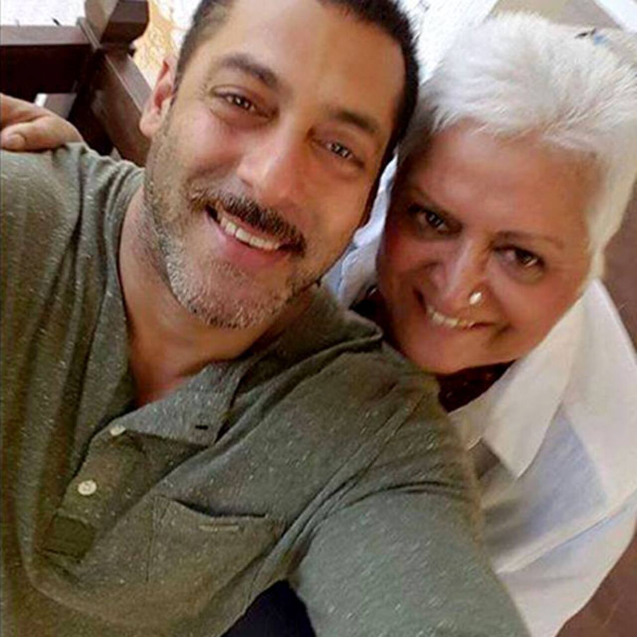 Salman Khan rings in New Year with Iulia Vantur and family at Panvel ...