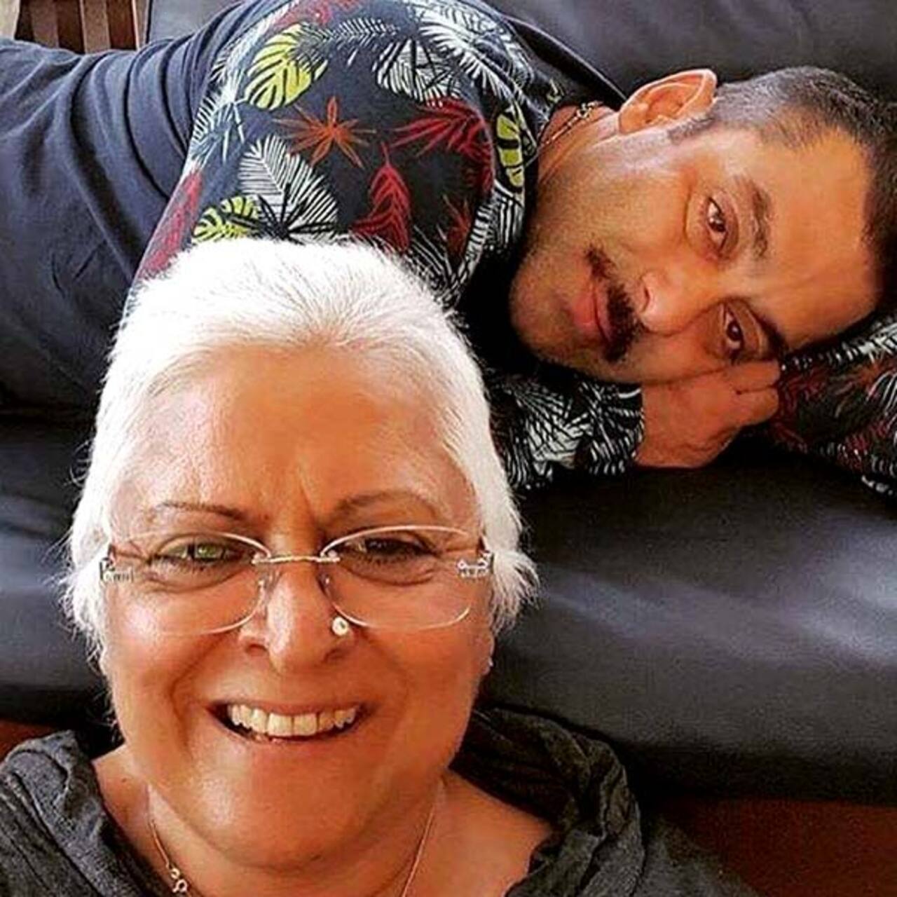 Salman Khan rings in New Year with Iulia Vantur and family at Panvel ...