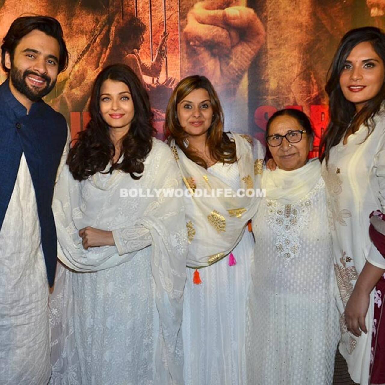 Star Cast of ‘Sarbjit’ attends prayer meet with Sarabjit Singh’s family