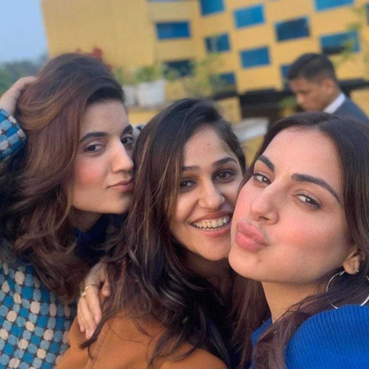 Kundali Bhagya's Preeta aka Shraddha Arya looks pretty in blue