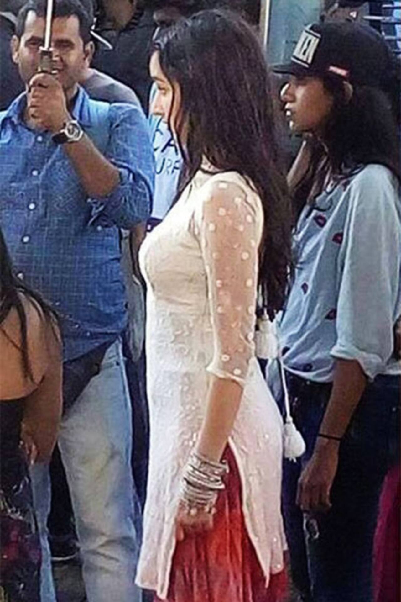 Spotted Shraddha Kapoor Shooting For ‘baaghi At Railway Station