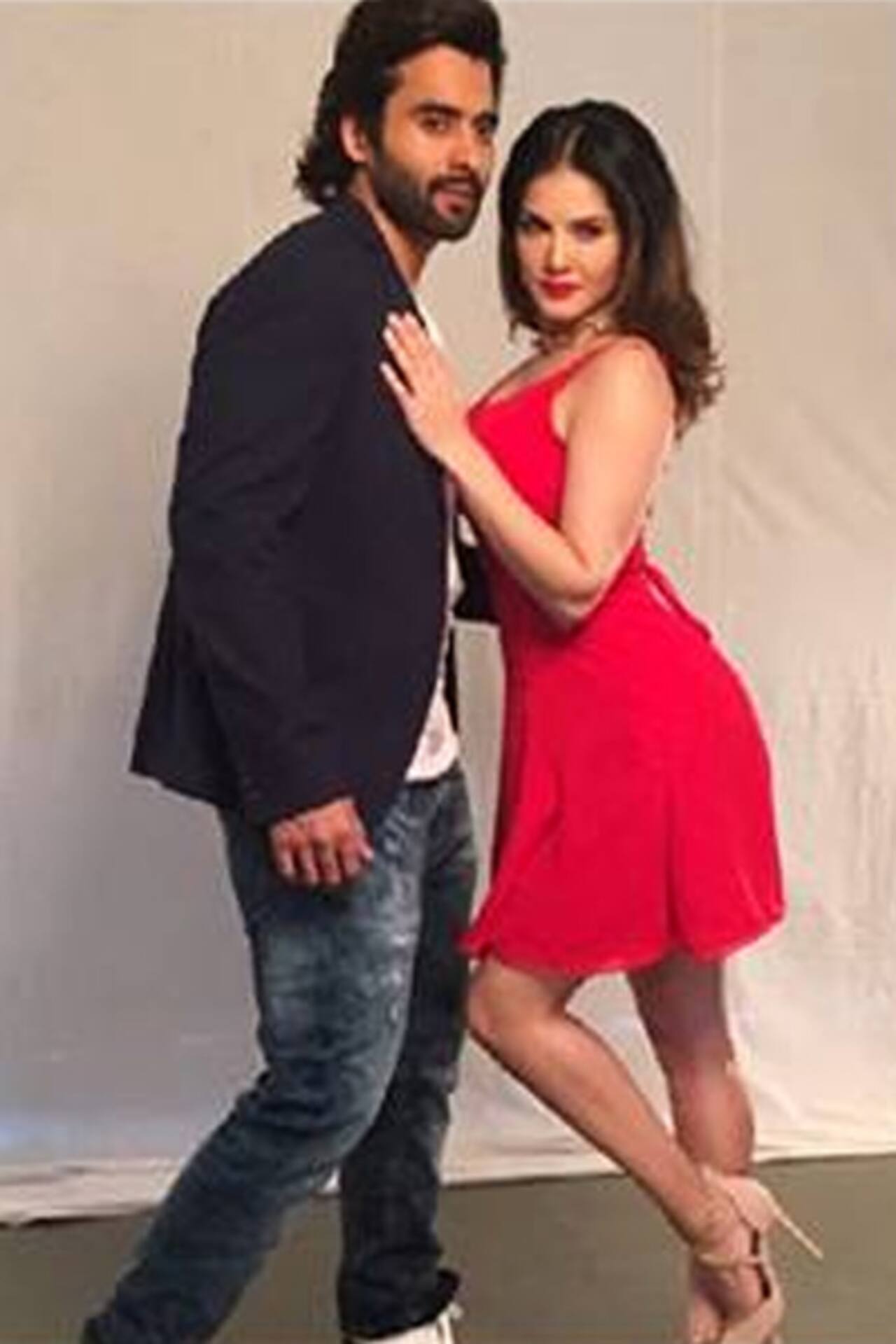Jackky Bhagnani romances Sunny Leone in latest Fogg ad, view pics!