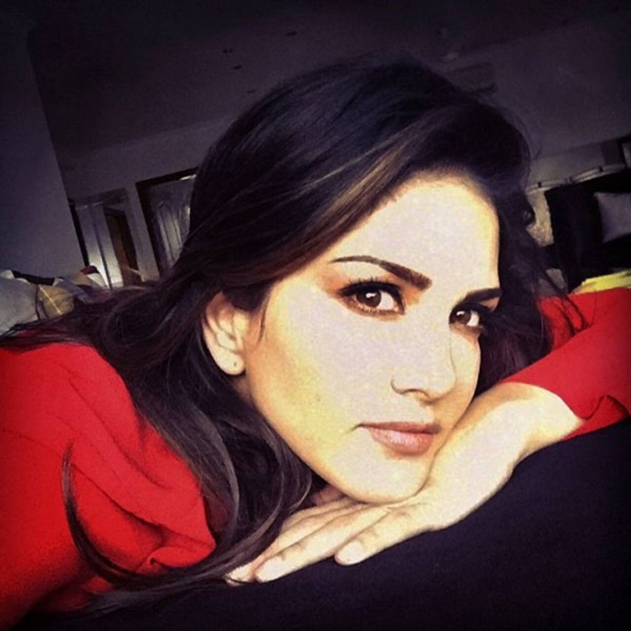 Sunny Leones Sizzling Selfies On Instagram