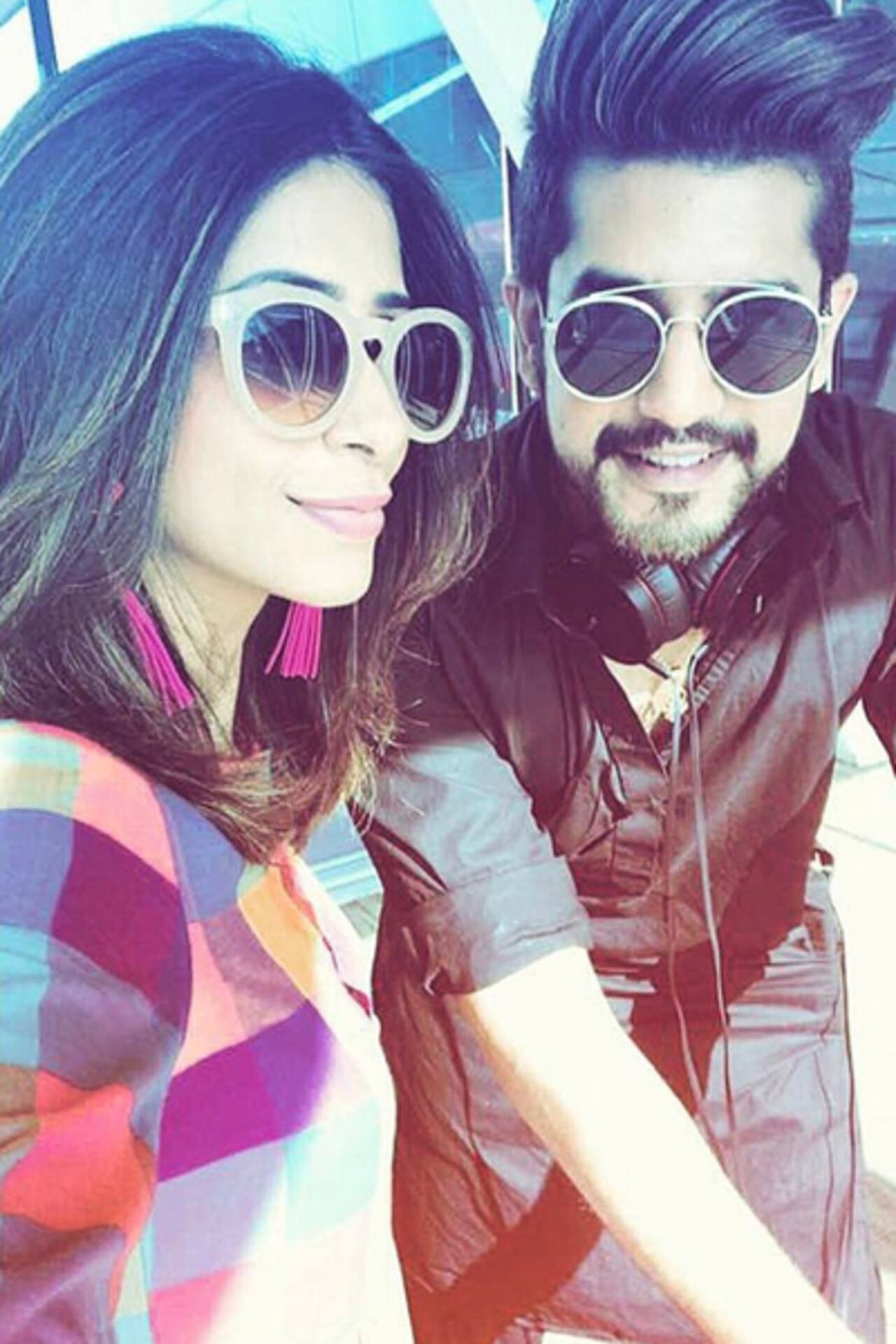 Suyyash Rai and Kishwer Merchant lock lips by the beach, hot photo goes ...