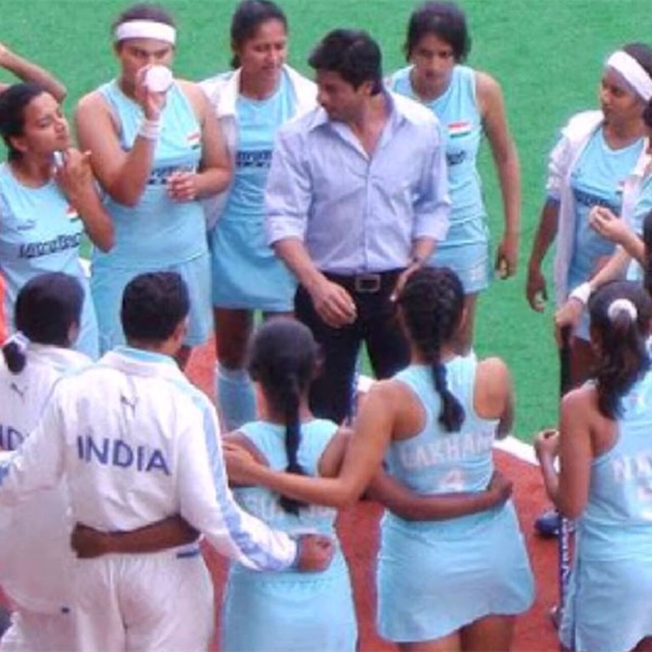 9 years of Shah Rukh Khan’s ‘Chak De! India’: Here are some UNSEEN pics ...