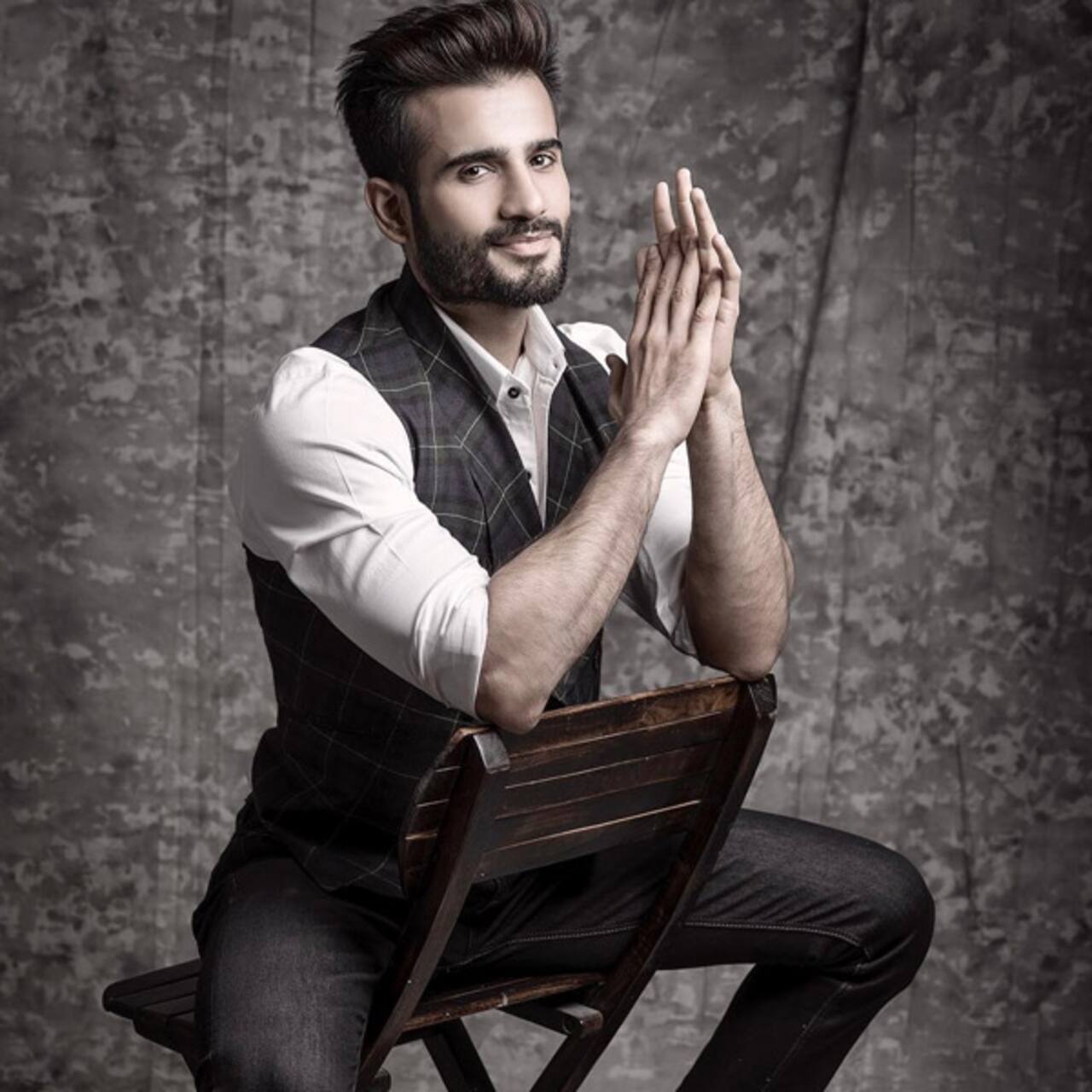 TV star Karan Tacker is an ultimate lady charmer, these photos will ...